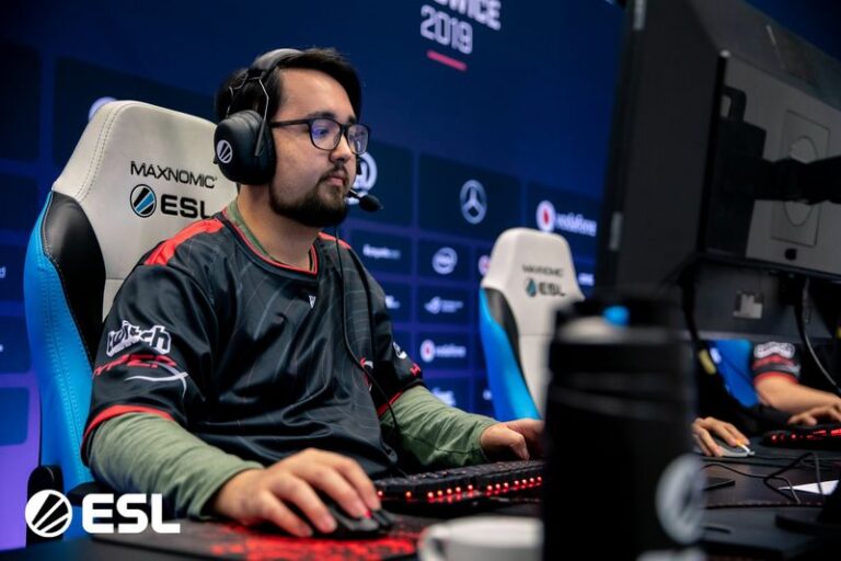 343 оценил игру Natsumi- на Templar Assassin - Offstage